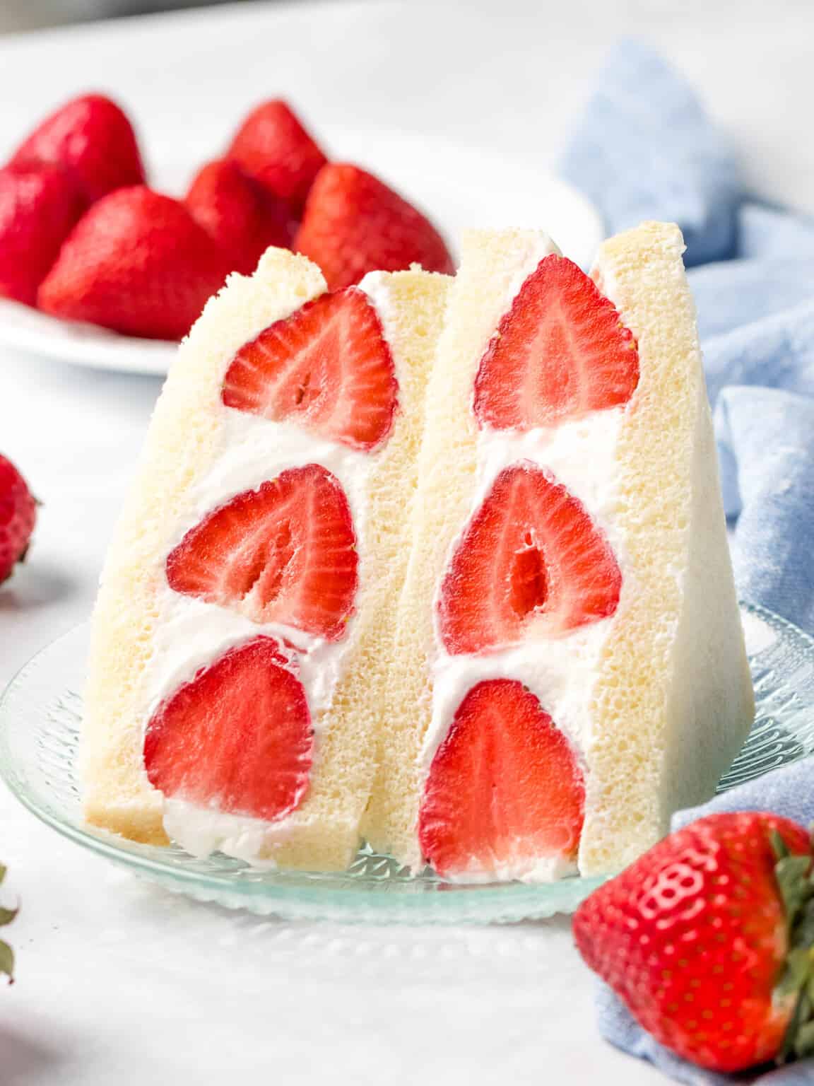 Japanese Fruit Sandwich フルーツサンド (Strawberry Fruit Sando) - Drive Me Hungry