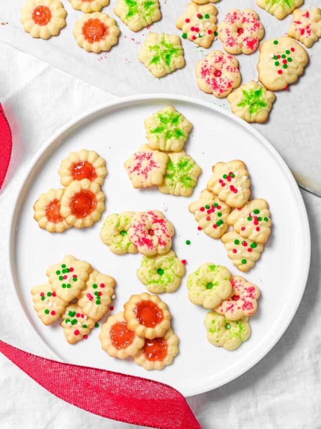 Christmas Spritz Cookies - Drive Me Hungry
