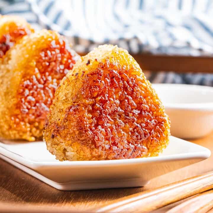 Yaki Onigiri (Grilled Rice Balls) 焼きおにぎり - Drive Me Hungry